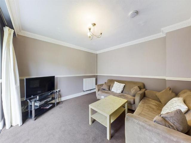 4 bedroom terraced house to rent