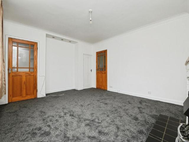 4 bedroom terraced house to rent