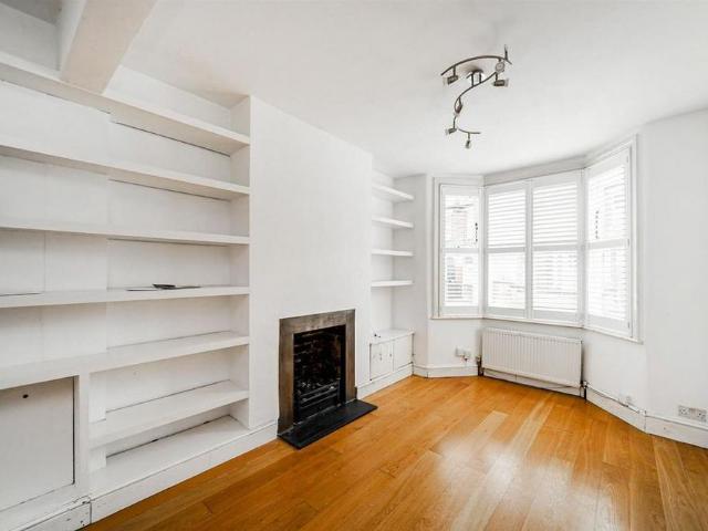 4 bedroom terraced house to rent