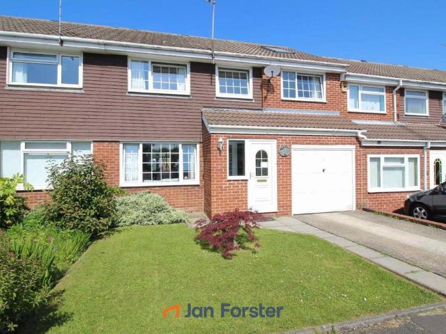 4 bedroom terraced house to rent