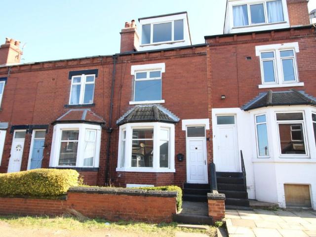 4 bedroom terraced house to rent