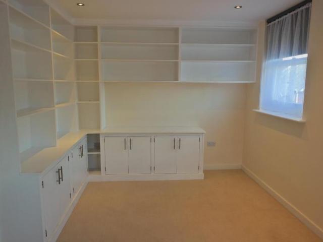 4 bedroom terraced house to rent