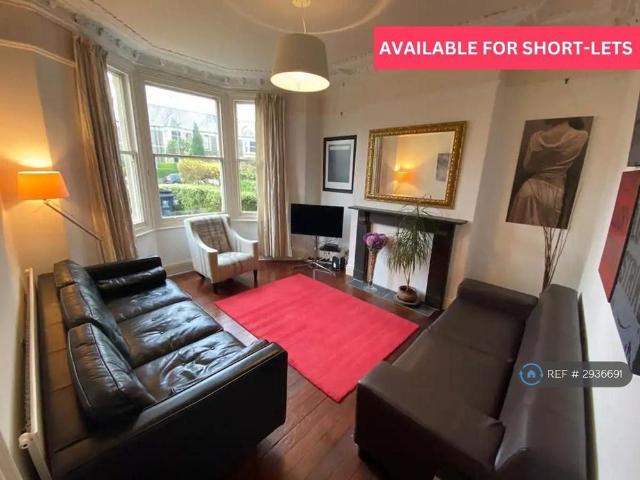 4 bedroom terraced house to rent