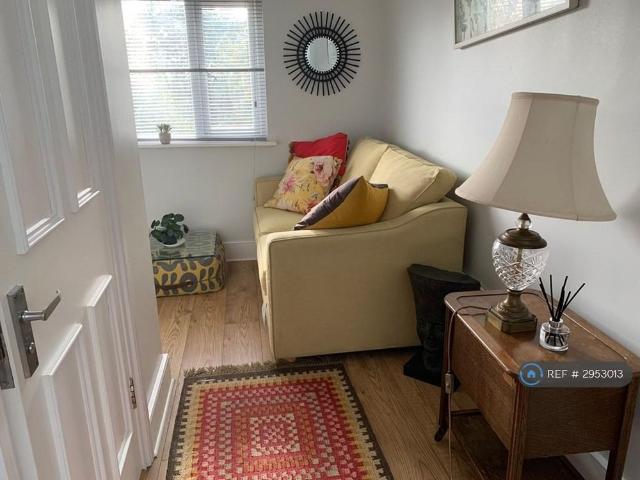 4 bedroom terraced house to rent