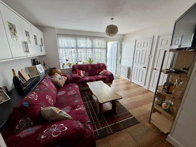 4 bedroom terraced house to rent