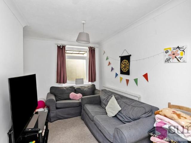 4 bedroom terraced house to rent