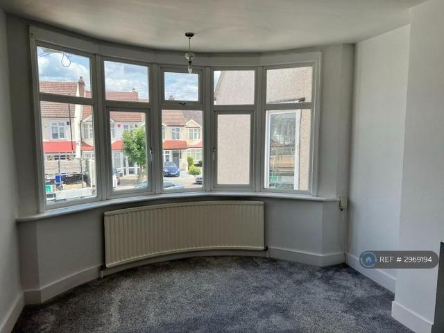 4 bedroom terraced house to rent