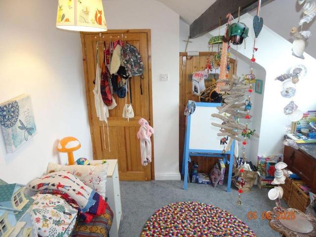 4 bedroom terraced house to rent