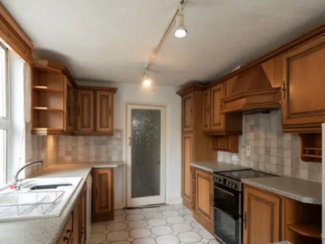 4 bedroom terraced house to rent