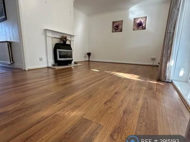 4 bedroom terraced house to rent