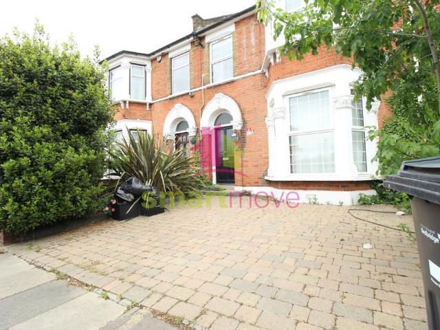 4 bedroom terraced house to rent