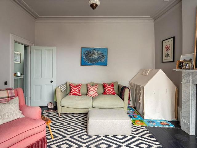 4 bedroom terraced house to rent