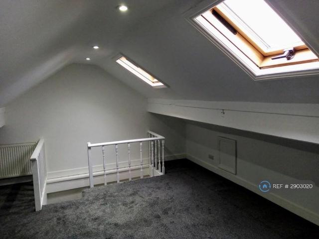 4 bedroom terraced house to rent