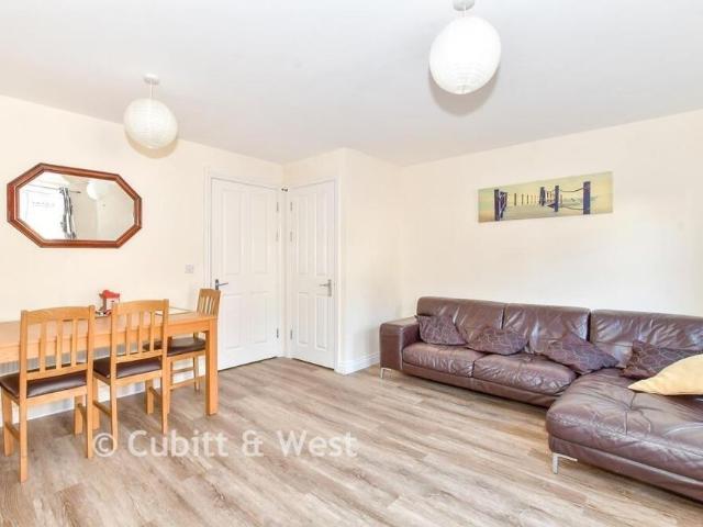 4 bedroom terraced house to rent
