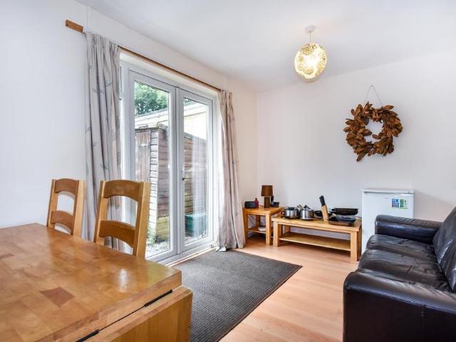 4 bedroom terraced house to rent