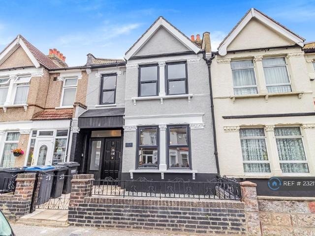 4 bedroom terraced house to rent