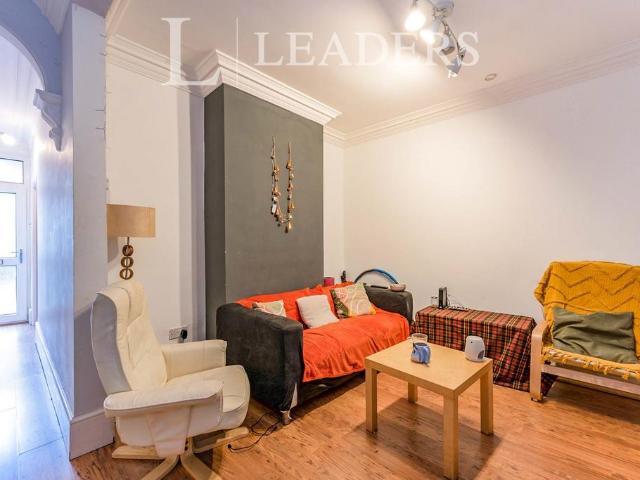 4 bedroom terraced house to rent