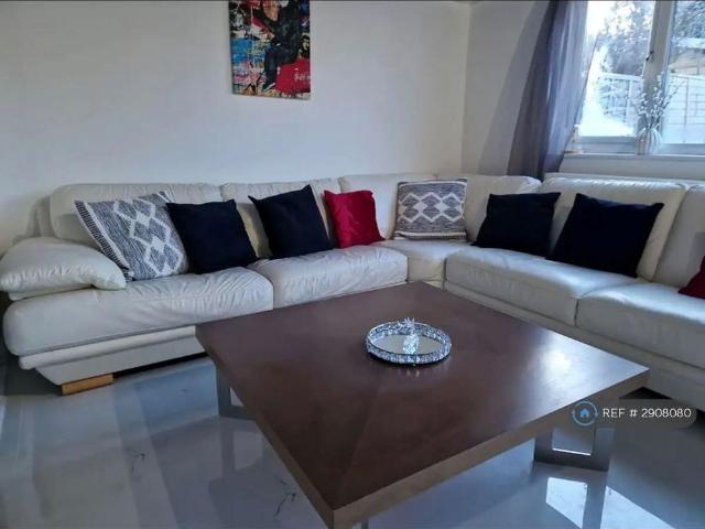 4 bedroom terraced house to rent