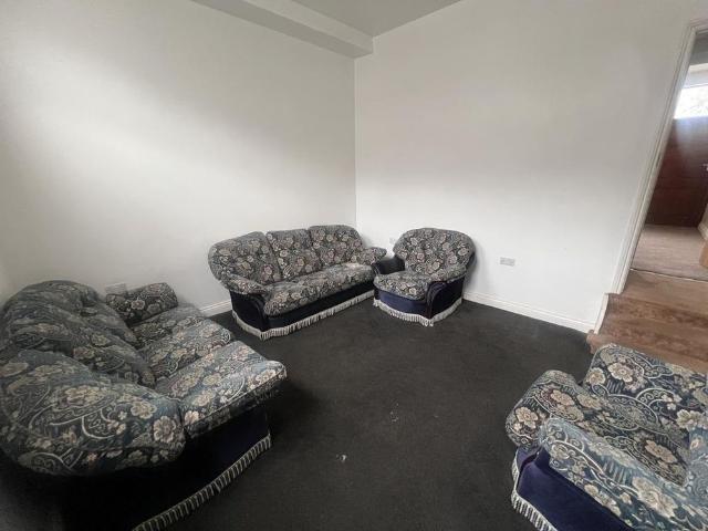 4 bedroom terraced house to rent