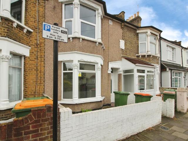4 bedroom terraced house to rent