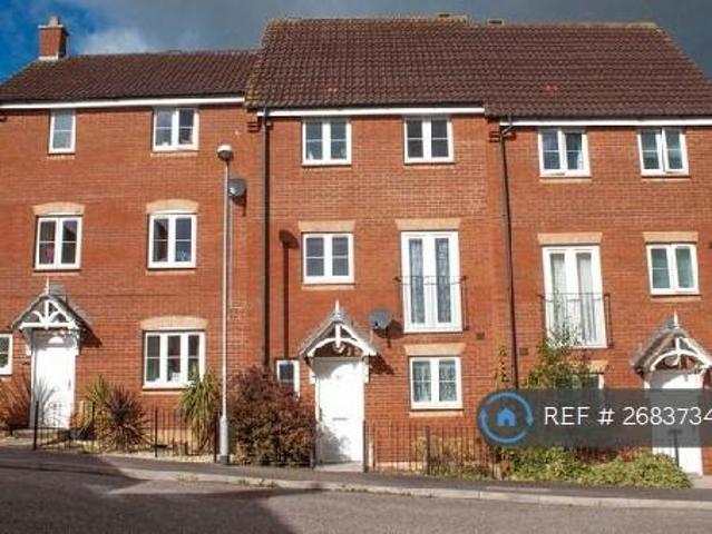 4 bedroom terraced house to rent