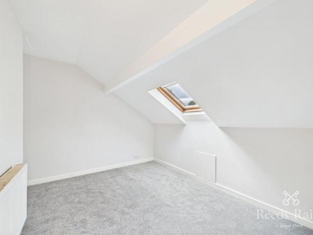 4 bedroom terraced house to rent