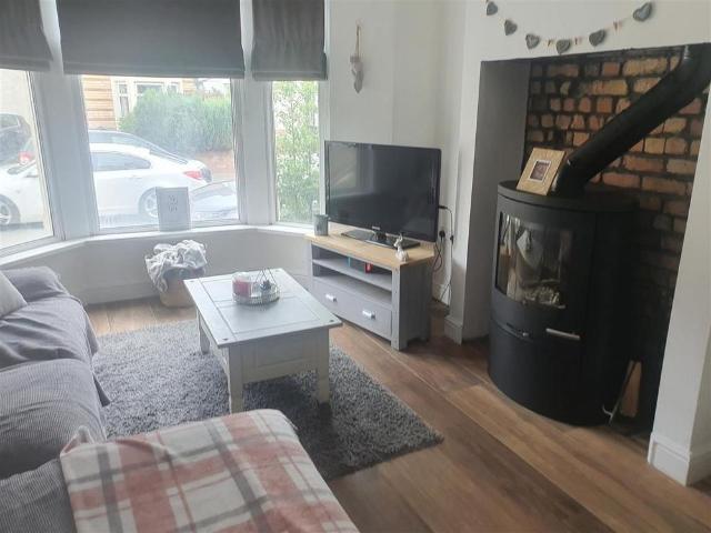 4 bedroom terraced house to rent