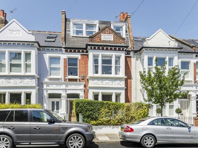 4 bedroom terraced house to rent