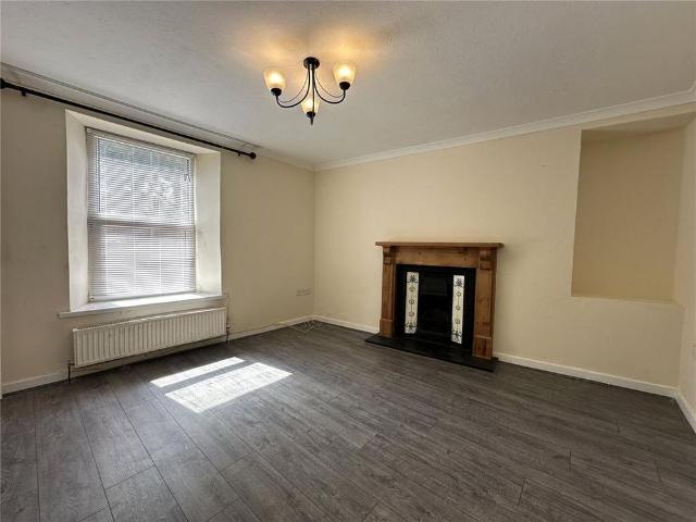 4 bedroom terraced house to rent