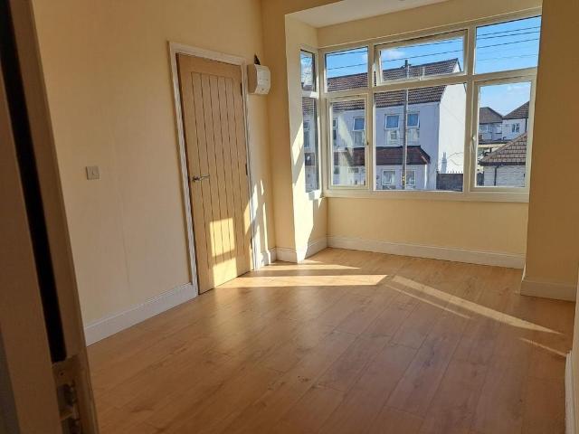 4 bedroom terraced house to rent