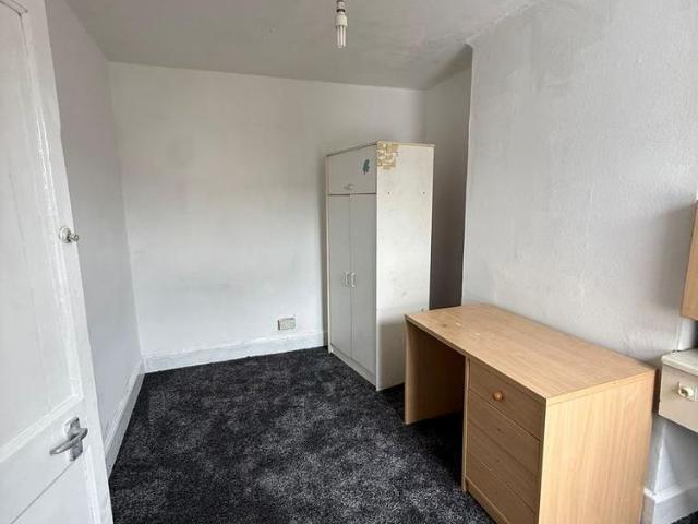 4 bedroom terraced house to rent