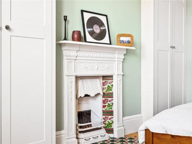 4 bedroom terraced house to rent