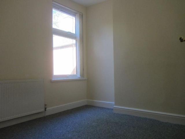 4 bedroom terraced house to rent