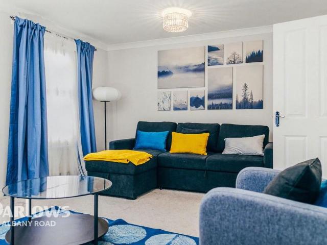 4 bedroom terraced house to rent