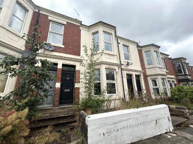 4 bedroom terraced house to rent