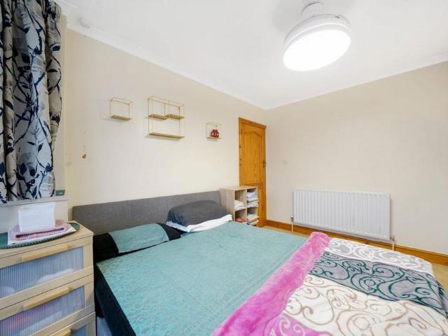 4 bedroom terraced house to rent