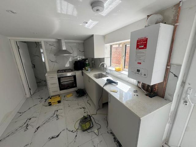 4 bedroom terraced house to rent
