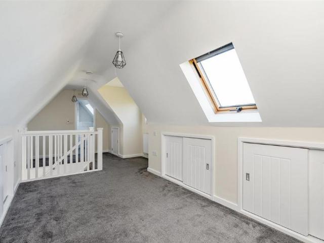 4 bedroom terraced house to rent