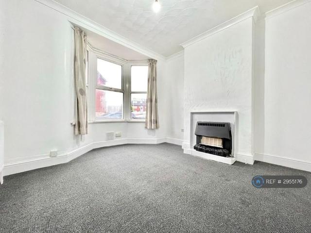 4 bedroom terraced house to rent