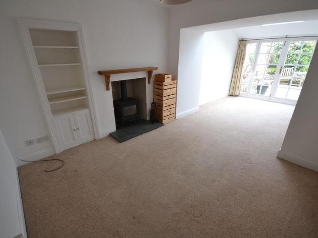 4 bedroom terraced house to rent