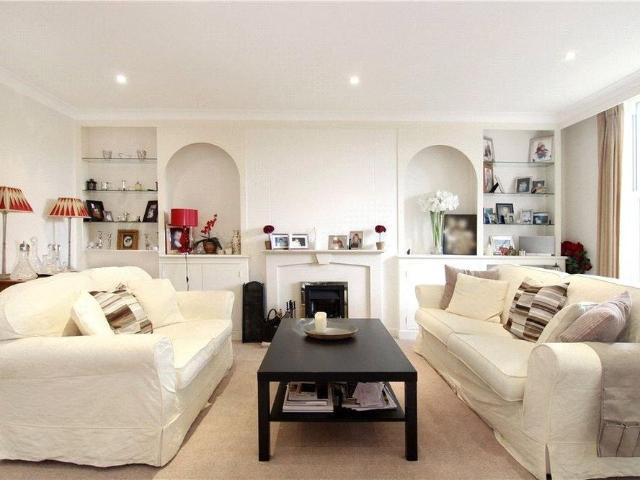 4 bedroom terraced house to rent