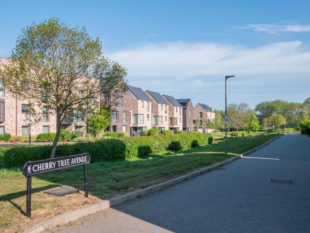 4 bedroom terraced house to rent