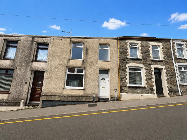 4 bedroom terraced house to rent