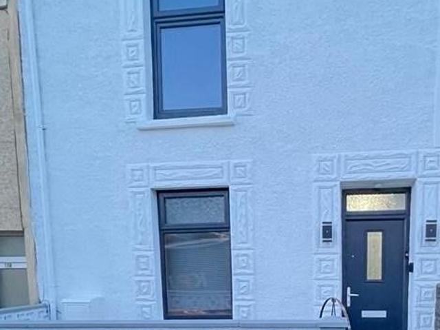 4 bedroom terraced house to rent