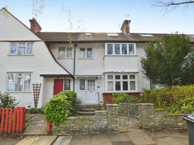 4 bedroom terraced house to rent