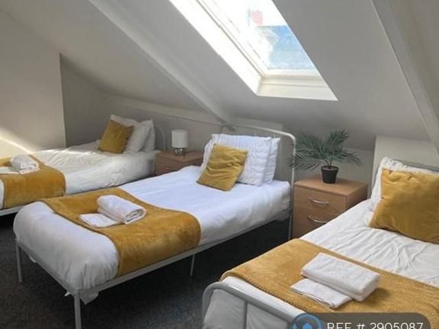 4 bedroom terraced house to rent