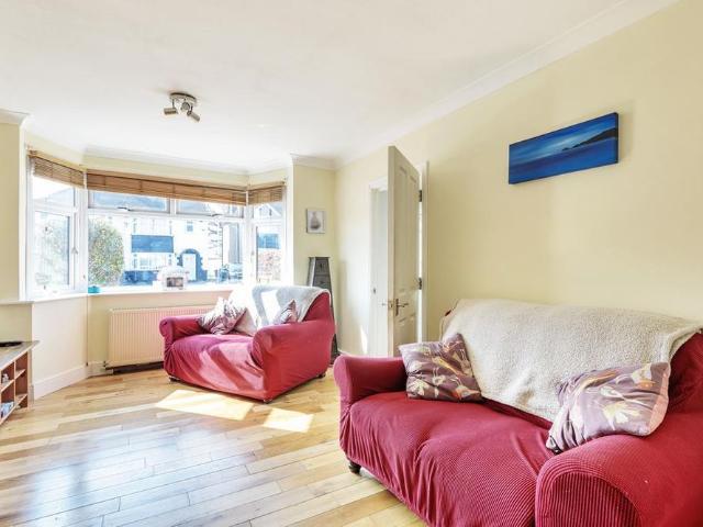 4 bedroom terraced house to rent