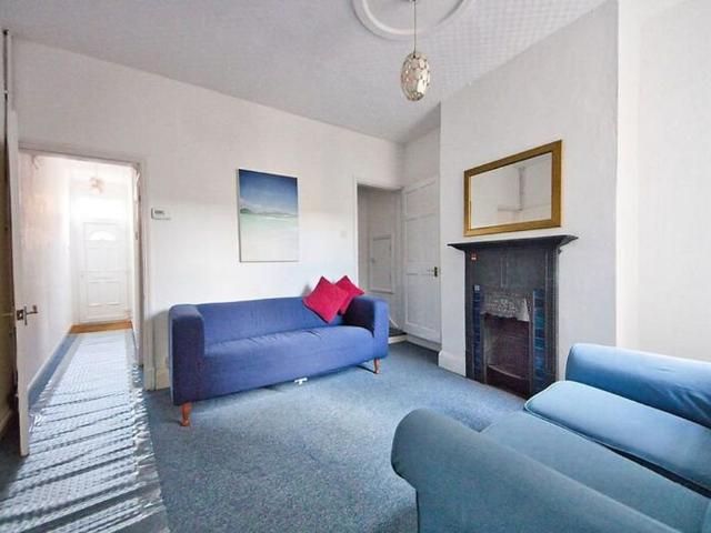 4 bedroom terraced house to rent