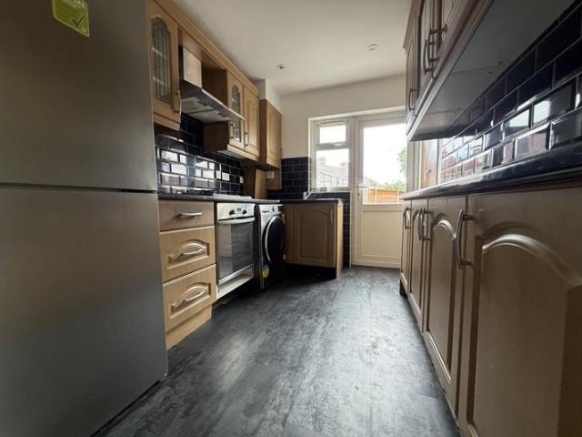 4 bedroom terraced house to rent