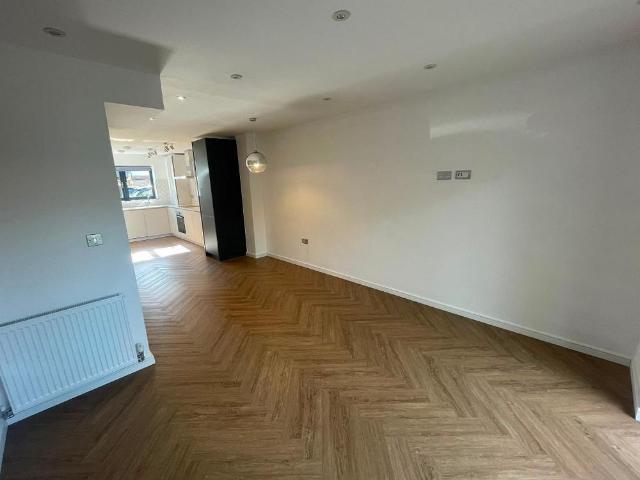 4 bedroom terraced house to rent